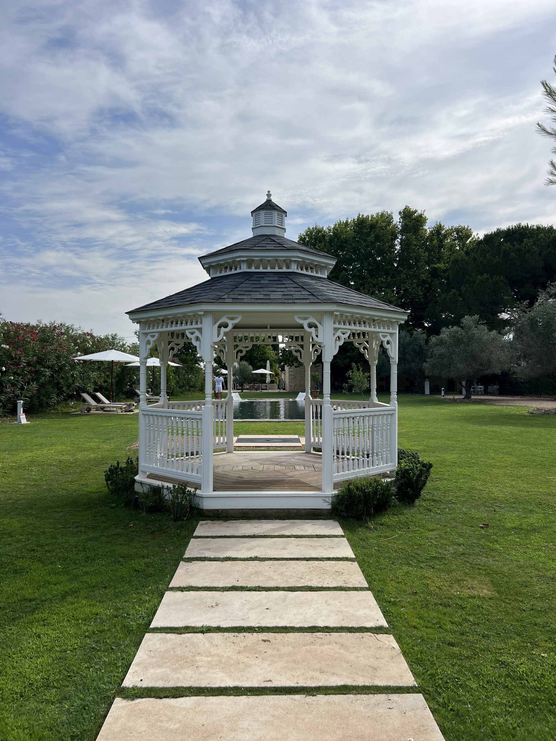 Brunch garden party : idées, conseils & traiteur pour un événement chic ...